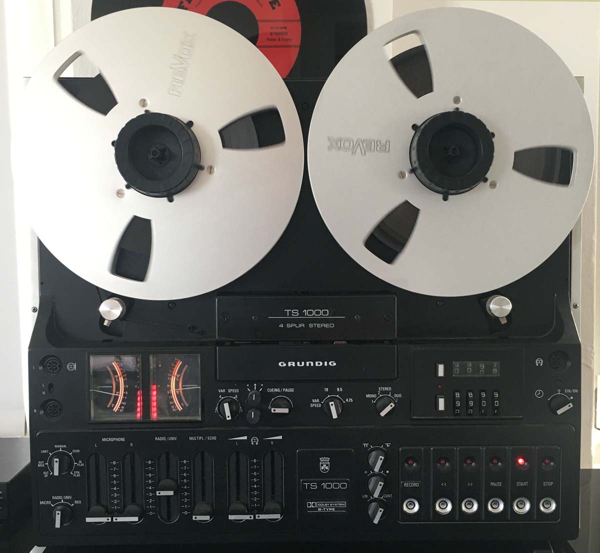 Eine Homage an die Grundig TS1000 - Eine Tonbandlegende